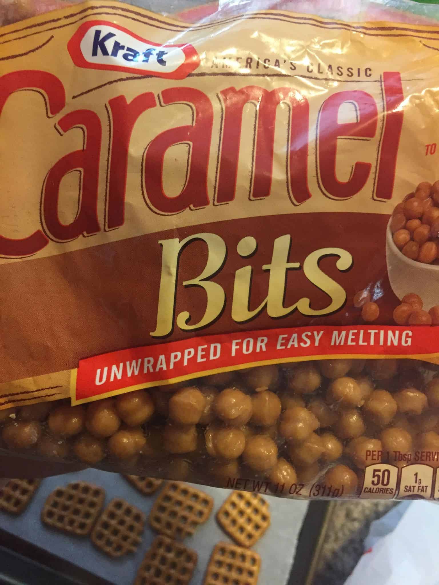 Caramel Pecan Pretzel Bites - FlyPeachPie