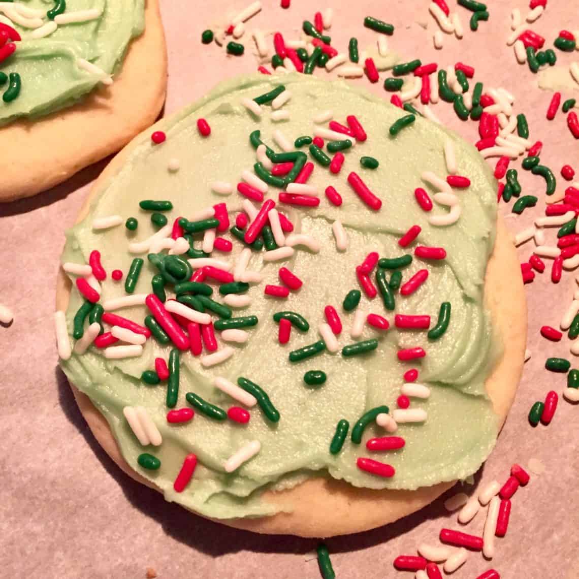 Soft Sugar Cookies - FlyPeachPie