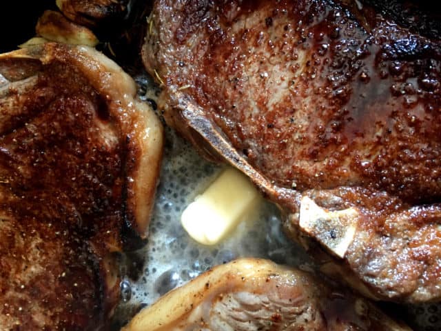 How To Cook An Amazing Steak At Home! - FlyPeachPie