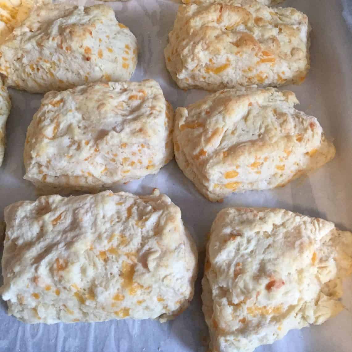 Cheddar Biscuits - FlyPeachPie