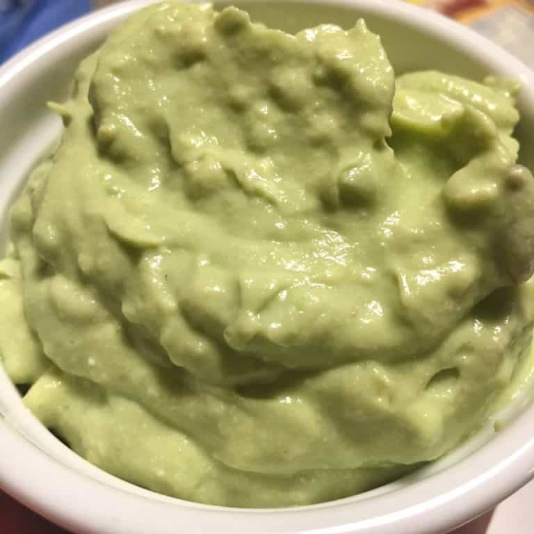Simple Guacamole - FlyPeachPie