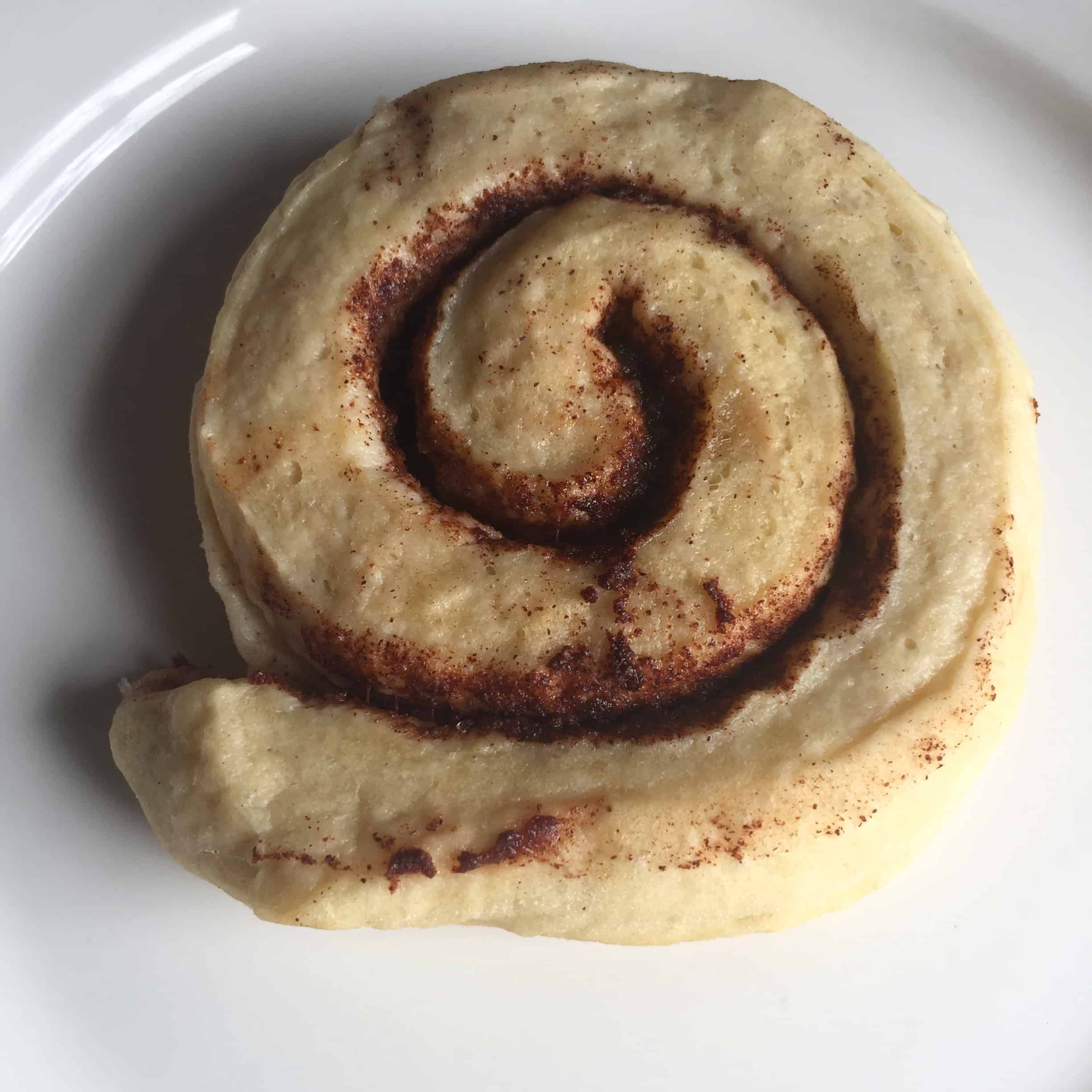 Lower Carb Cinnamon Rolls - FlyPeachPie