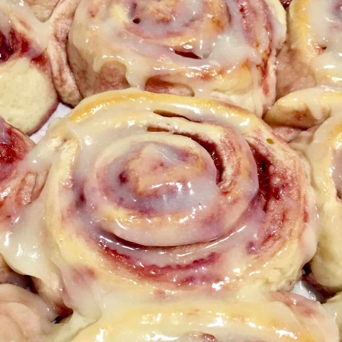 Lemon Raspberry Rolls - FlyPeachPie