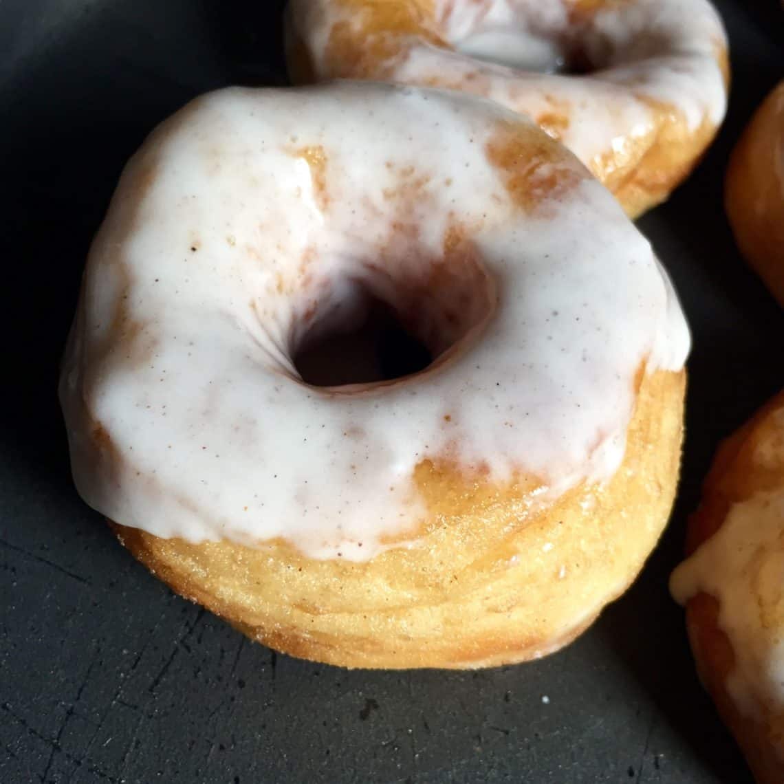 Apple Cider Doughnuts - FlyPeachPie