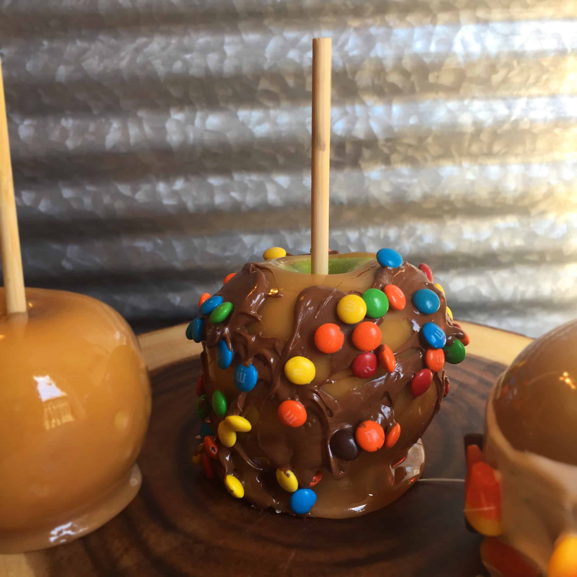 How To Make Caramel Apples - FlyPeachPie