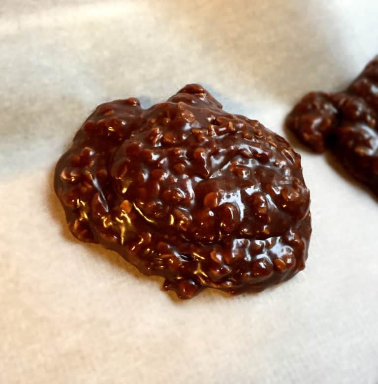 Extra Chewy No Bake Cookies - FlyPeachPie