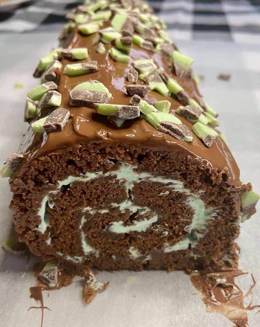 Mint Chocolate Swiss Roll - FlyPeachPie