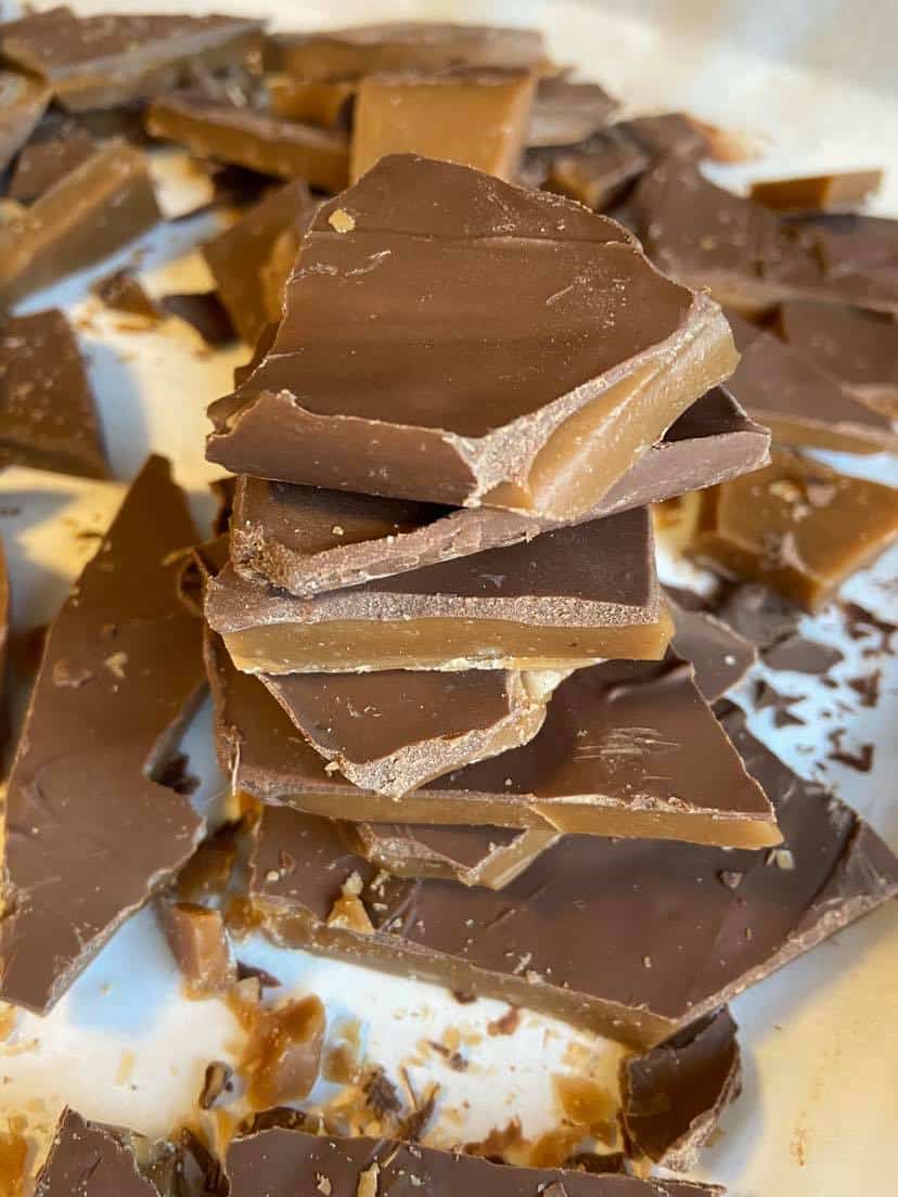 Homemade Toffee - FlyPeachPie