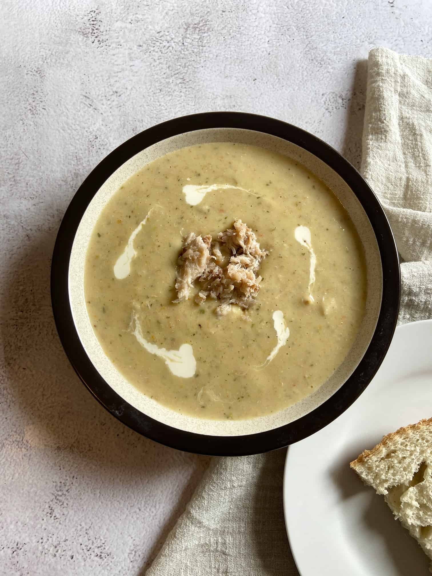 Spicy Crab Chowder - FlyPeachPie