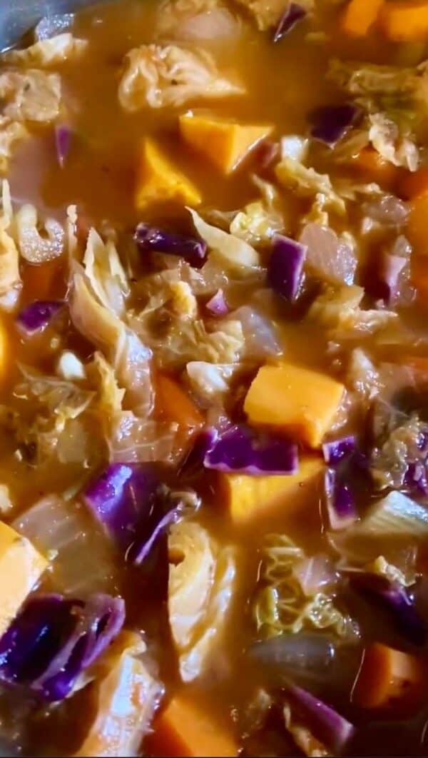 Vegetable Drawer Soup - FlyPeachPie