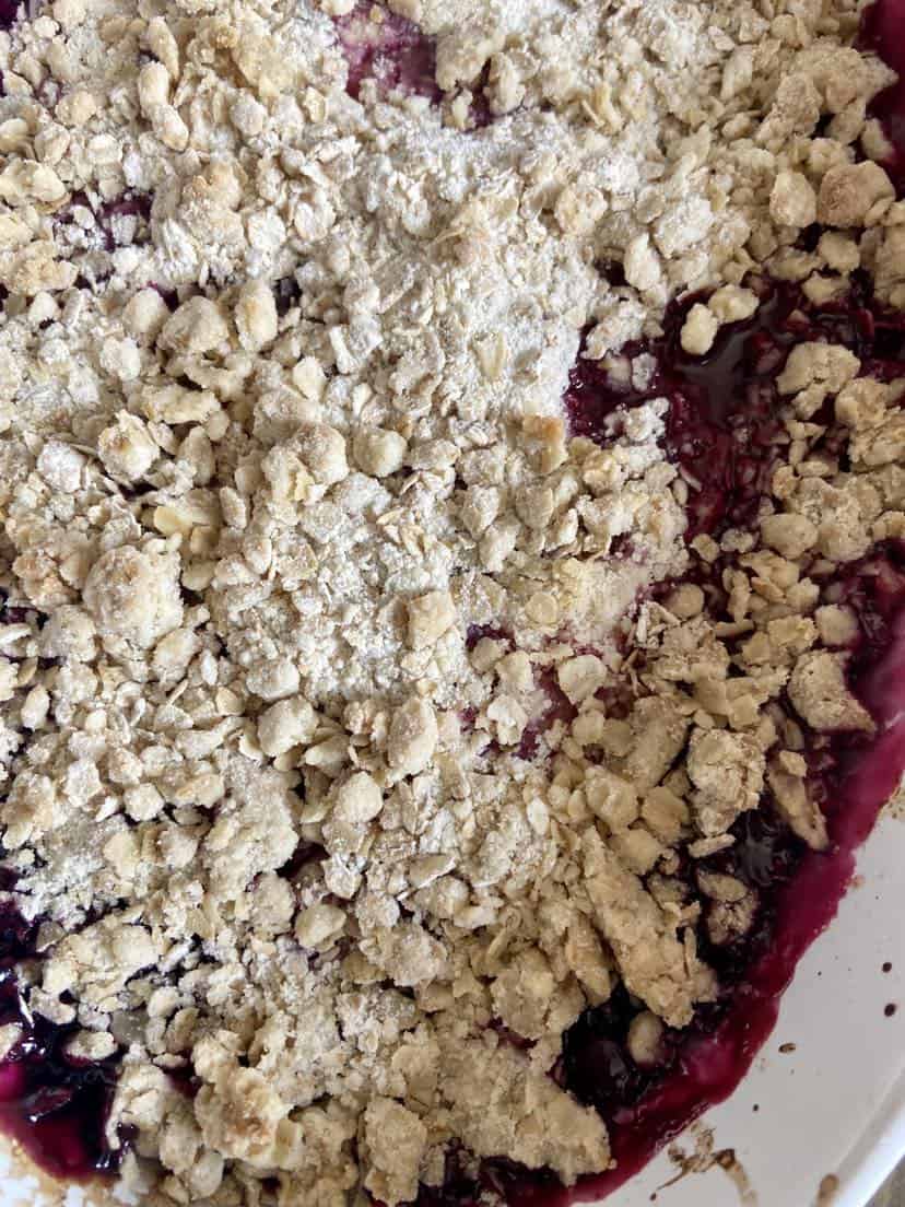 Four Berry Crumble - FlyPeachPie