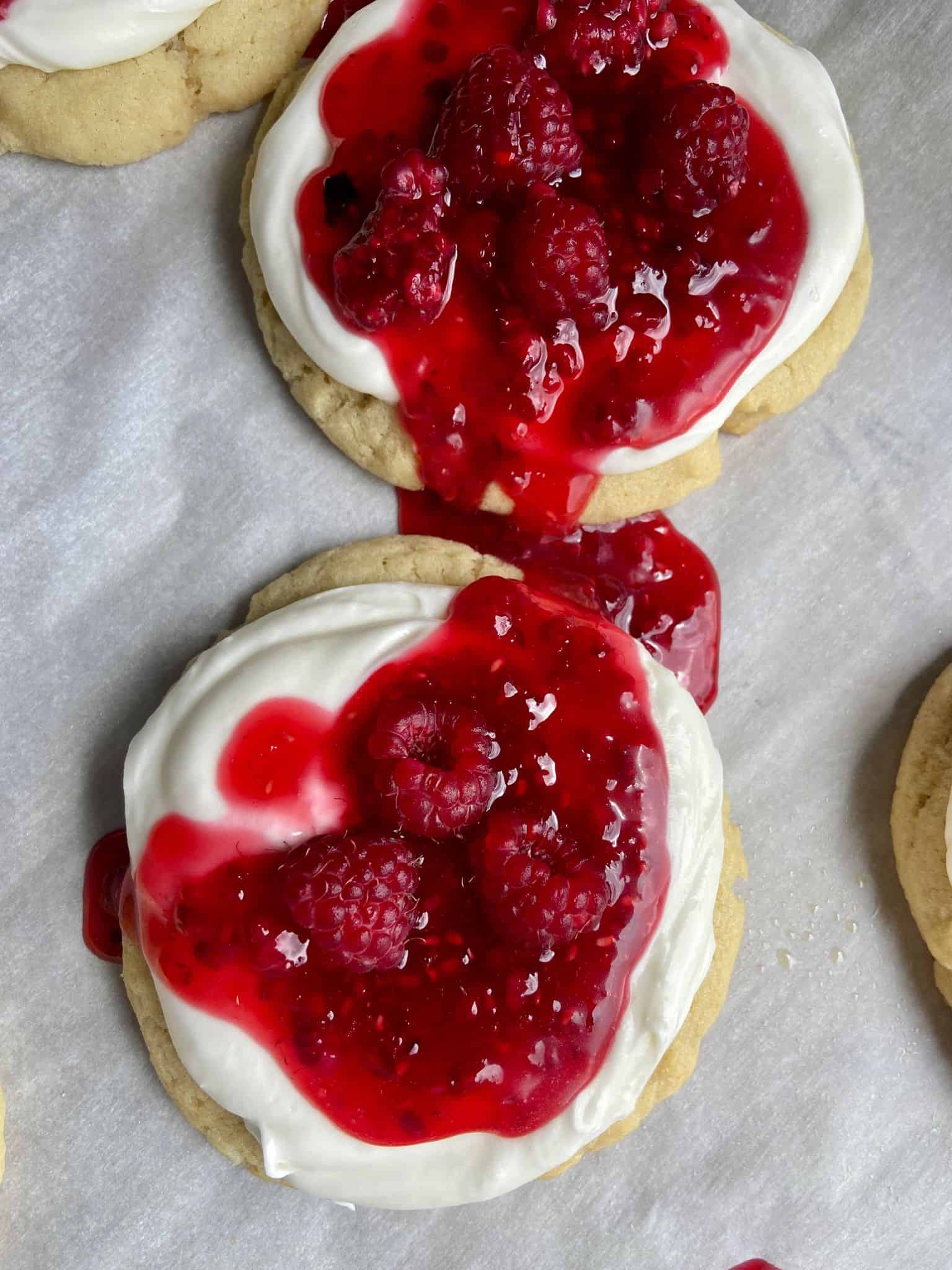 Raspberry Cheesecake Cookies - FlyPeachPie