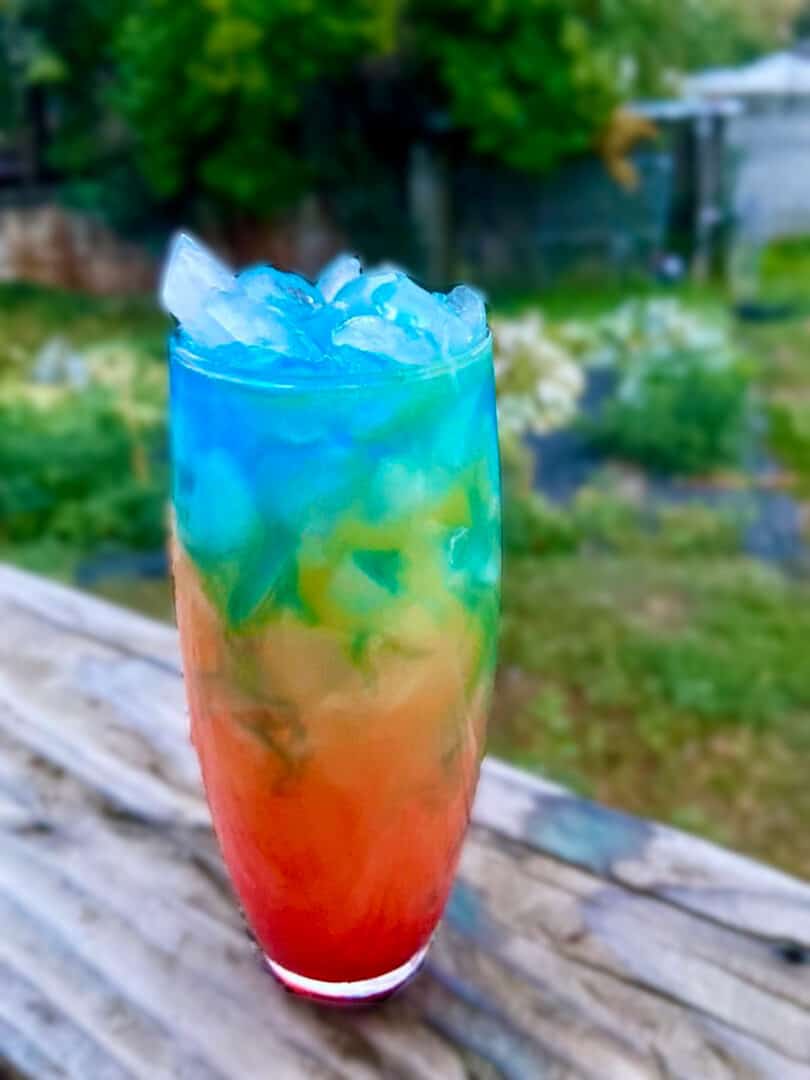 Rainbow Paradise Mocktail Recipe - FlyPeachPie