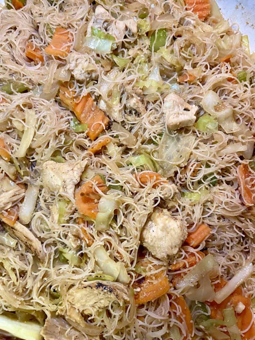 Easy Filipino Chicken Pancit Recipe (Pancit Bihon) - FlyPeachPie